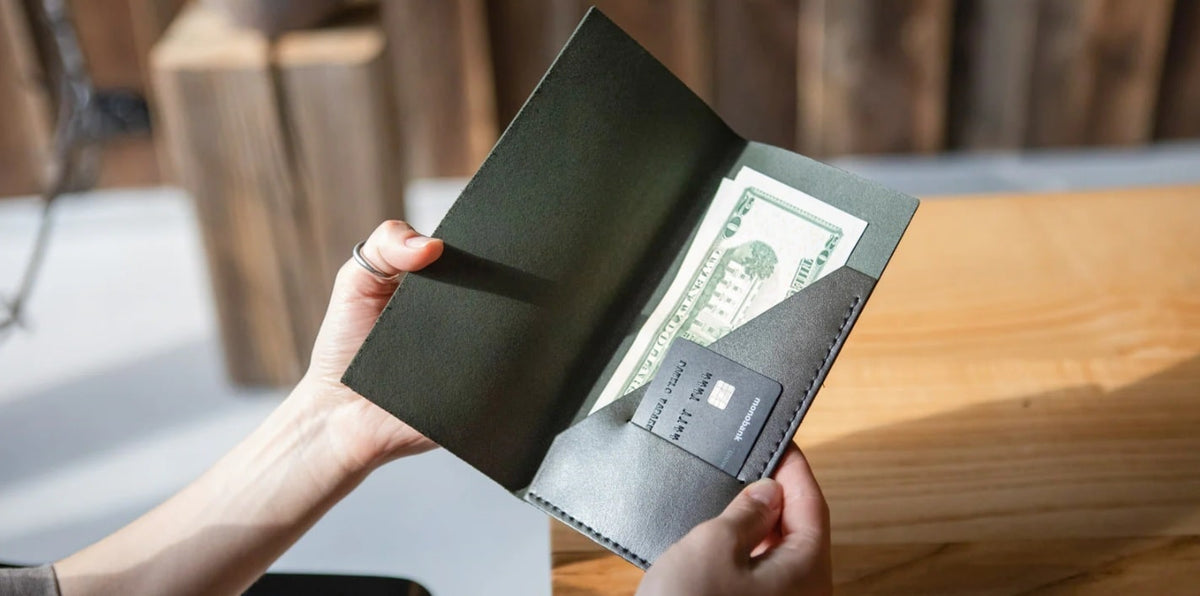 Top Custom Check Presenters to Enhance Restaurant's Aesthetic